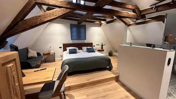 Suite Romântica | 1 quarto, secretária, secretária adequada para computadores portáteis