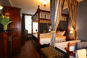 Quarto Duplo Comfort | Minibar, secretária, camas desdobráveis, Wi-fi grátis 