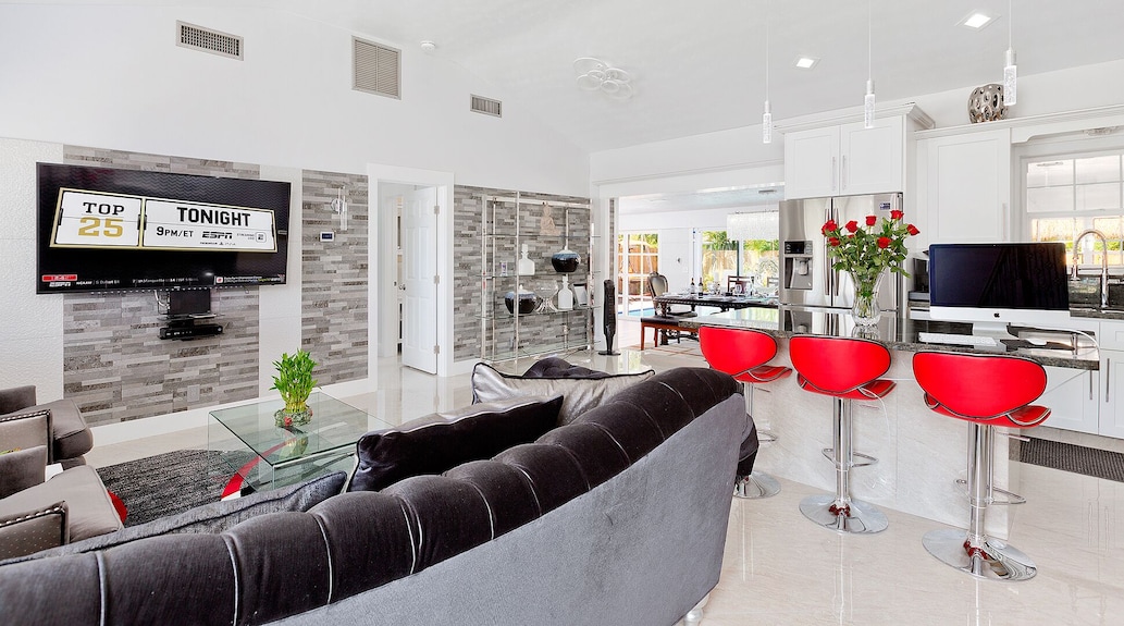 Heated Pool With Jacuzzi, 9mins To The Beach. - Boynton Beach, FL