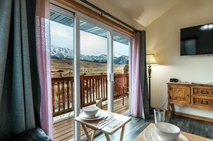 Duplex família, 2 camas Queen, para não fumantes | Wi-Fi de cortesia, roupa de cama