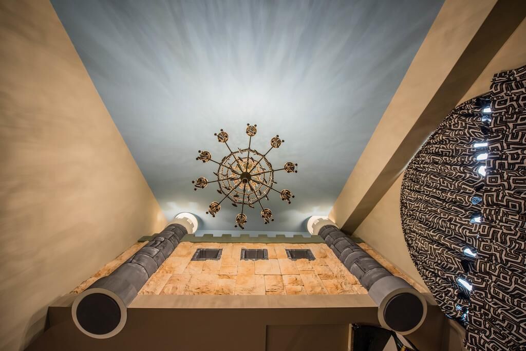 Quarto triplo, sacada, vista para a montanha | Individualmente decorados, quartos à prova de som, roupa de cama