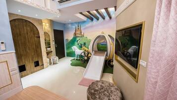 Individualmente decorados, quartos à prova de som, roupa de cama