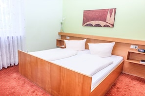 Cofre no quarto, secretária, Wi-fi grátis, roupa de cama fornecida 