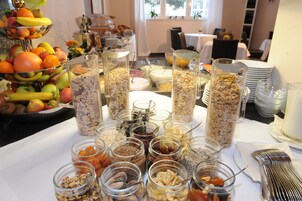 Pequeno-almoço tipo buffet diário incluído 