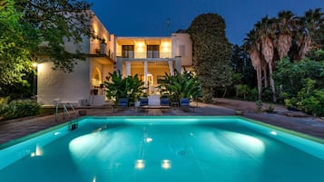 Piscina externa sazonal