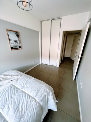 Apartamento luxo, 2 quartos, para não fumantes, vista para a cidade | Cortinas blackout, quartos à prova de som, Wi-Fi de cortesia