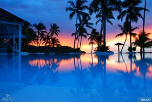 3 piscinas exteriores, da(s) 7:00 à(s) 19:00, guarda-sóis 