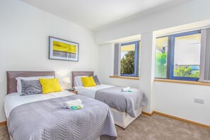 Apartamento, várias camas, para não fumantes | 2 quartos, roupas de cama premium, individualmente mobiliados