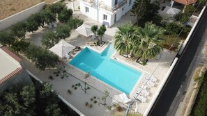 Piscina exterior sazonal 