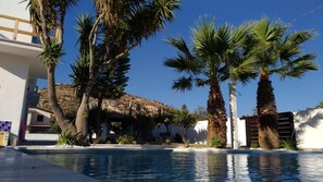 Piscina exterior sazonal 