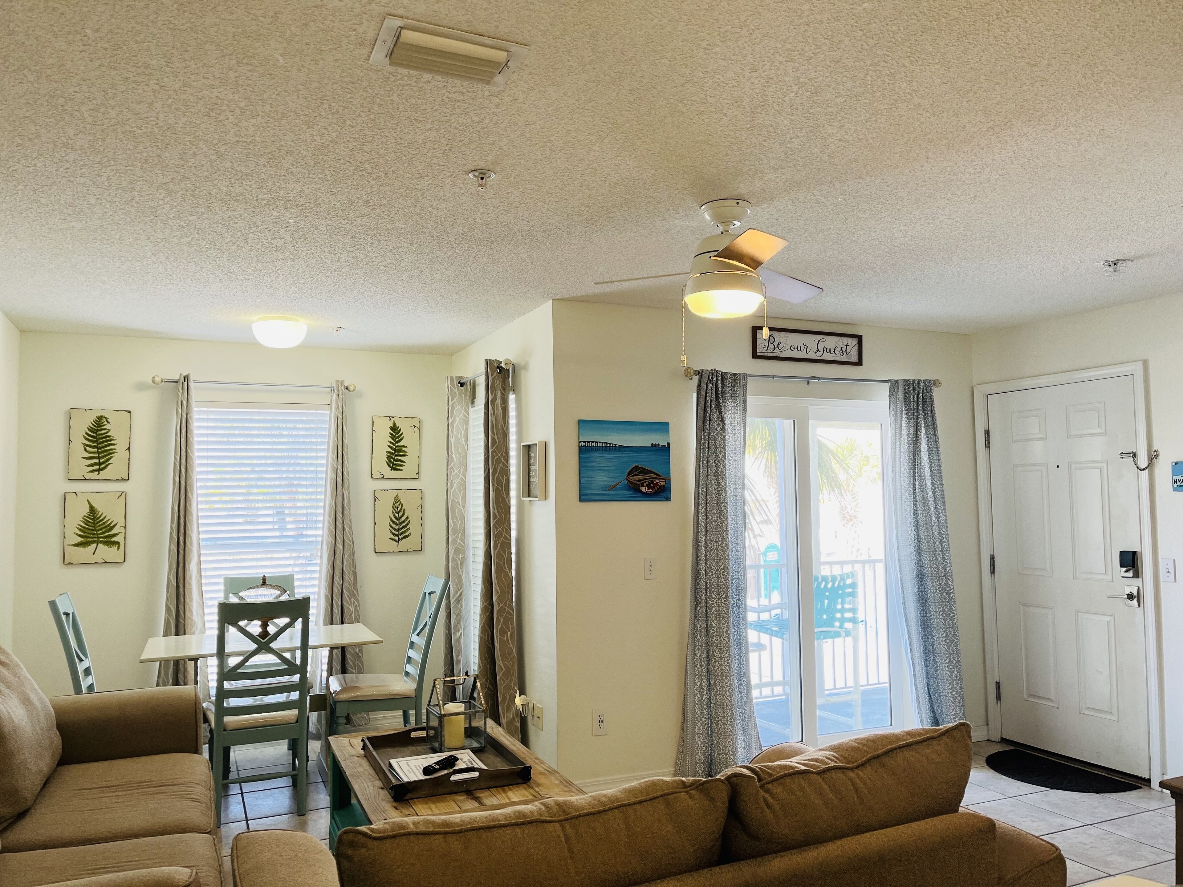 Navarre Beach Condo! First Floor Clean, Cozy & Beachy! Sleeps 4, Full Kitchen - Navarre Beach, FL