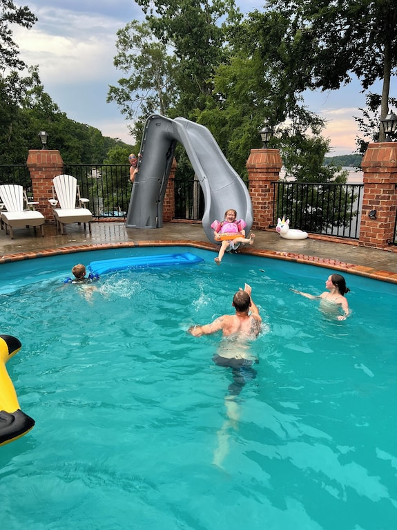 Executive Mansion At Lake Gaston Sleeps 40 And Has Heated Pool. - Lake Gaston