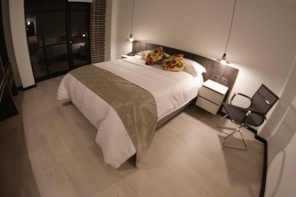 Quarto Duplo, 1 cama de casal | Lençóis italianos Frette, roupa de alta qualidade, edredões de penas