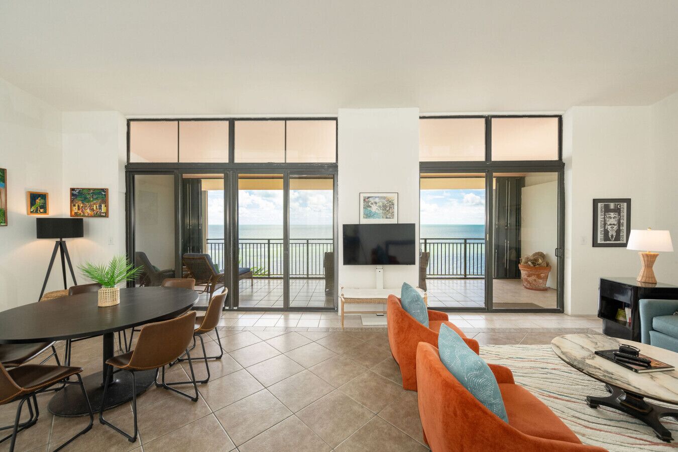 Exclusive Key West Beach Front - 2br Luxury Condo W/gym And Pool Access (Newly Refurnished!) - Key West, FL