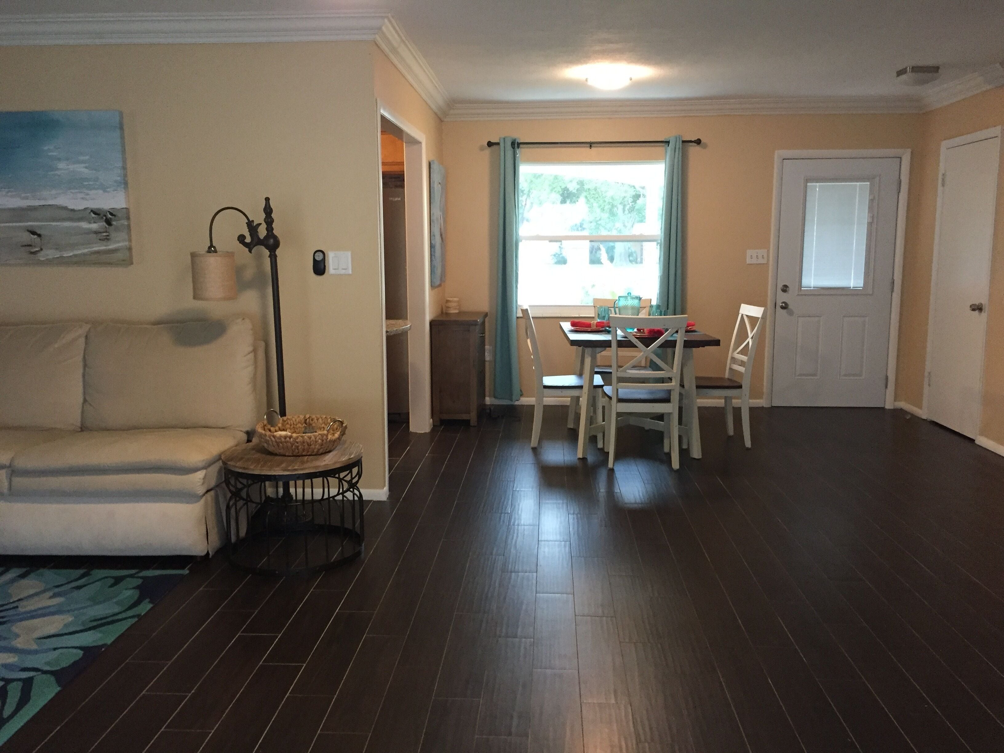 2 Bedroom Single Family Home With Pool - Bradenton, FL