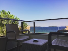 Quarto Deluxe, vista para o mar | Varanda