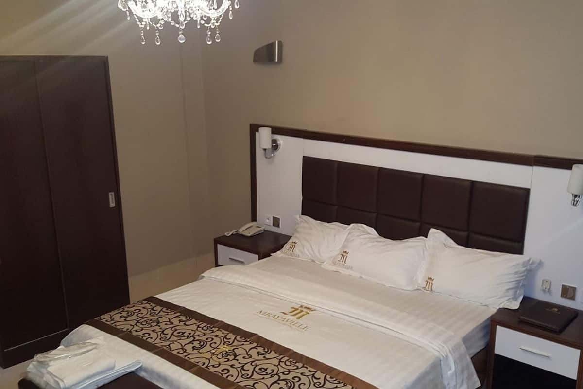 Suite Júnior | Secretária, cortinas/cortinados opacos, Wi-fi grátis