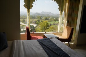 Quarto Deluxe, 1 cama de casal, não fumadores | Vista para o jardim