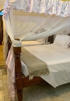 Quarto família, 2 quartos | Escrivaninha, ferros/tábuas de passar roupa, Wi-Fi de cortesia