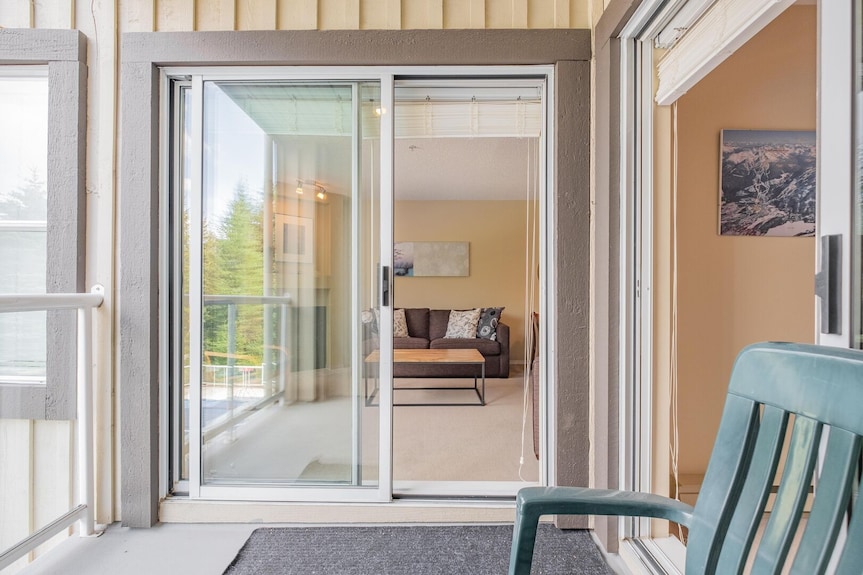 Budget Friendly Comfortable 1bdr | Close To Lifts - British Columbia