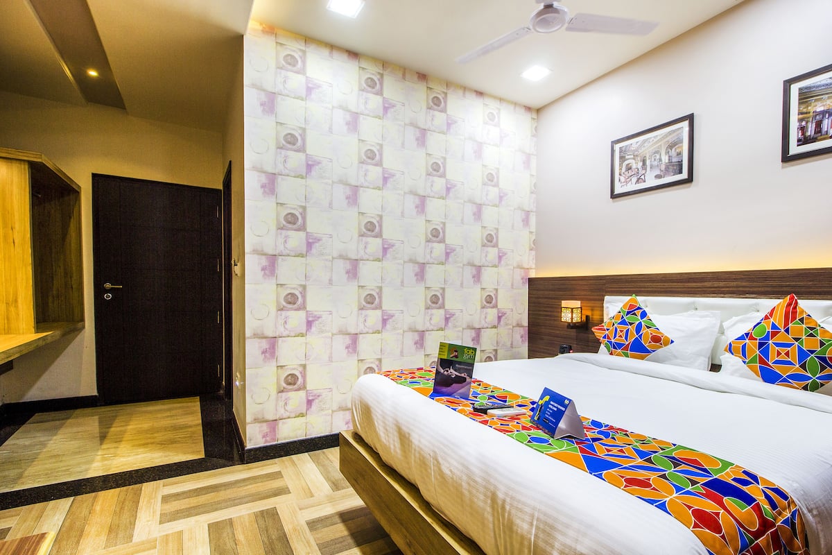 Quarto luxo, 1 cama de casal, para não fumantes | Escrivaninha, camas extras/dobráveis (sobretaxa), Wi-Fi de cortesia