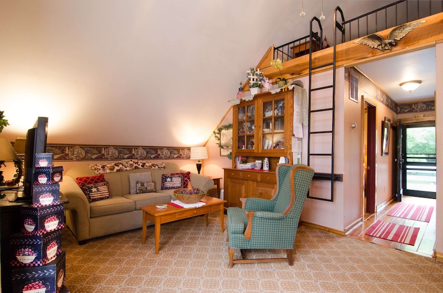 Caravan Suite Location Private Lily Garden Bnb - West Virginia