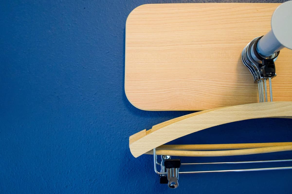 Roupas de cama premium, camas Tempur-Pedic, escrivaninha