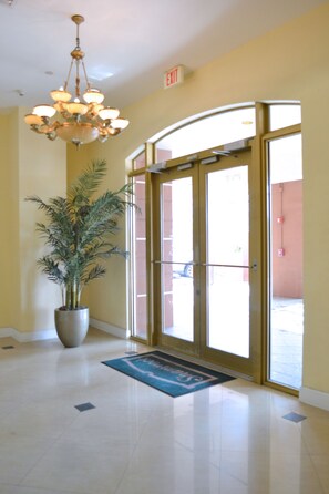 Apartamento Comfort, várias camas, não fumadores, Vista para a cidade | Roupa hipoalergénica, ferro/tábua de engomar