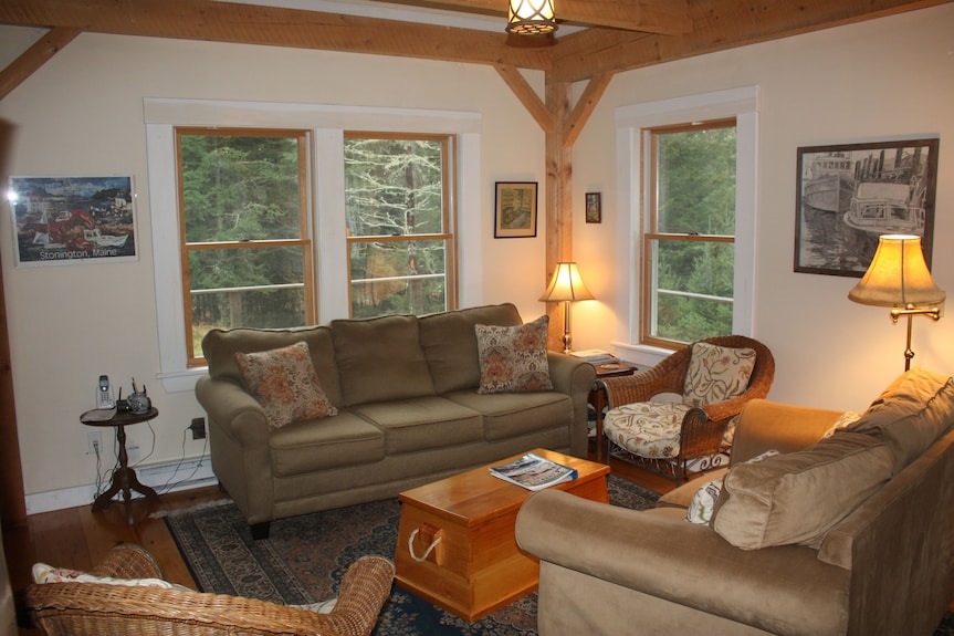 New Secluded Deer Isle Cottage With Island Views - Quiet Woodland Retreat - New England