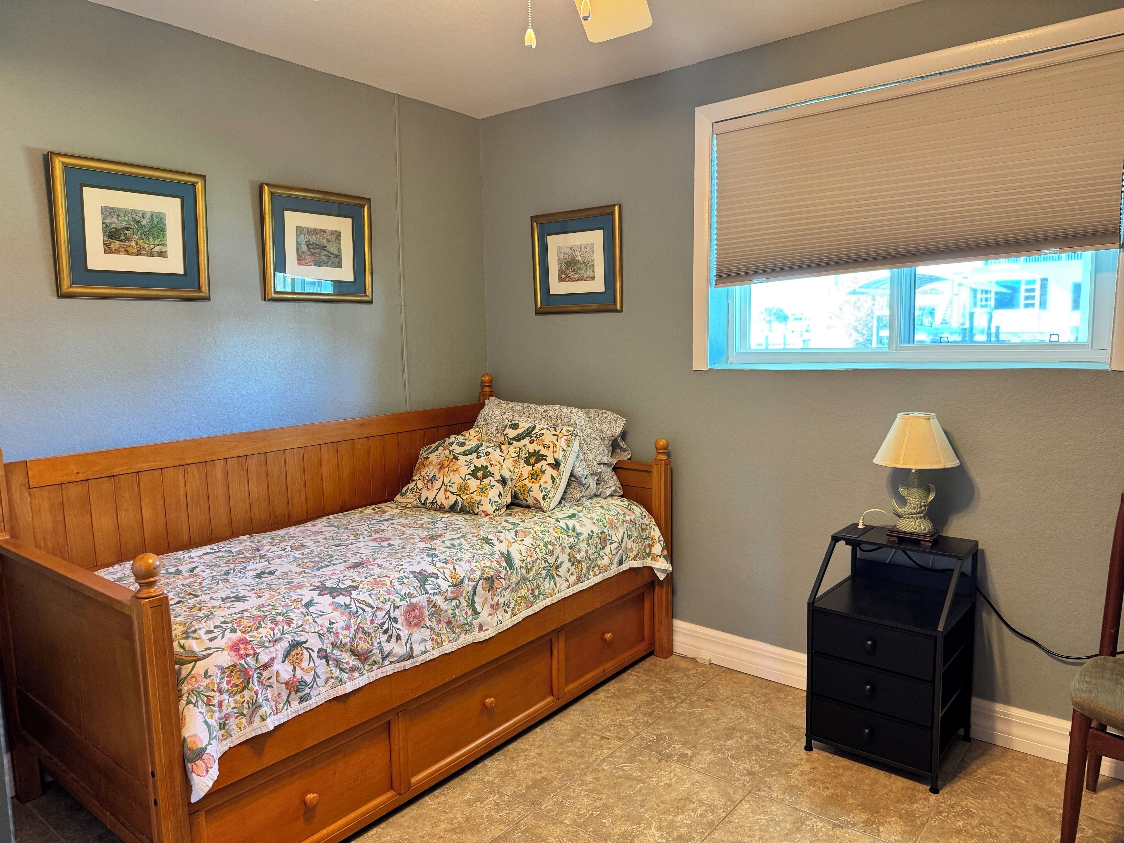 Comfortable And Relaxing House Located On A Deep Water Canal. - Matlacha, FL