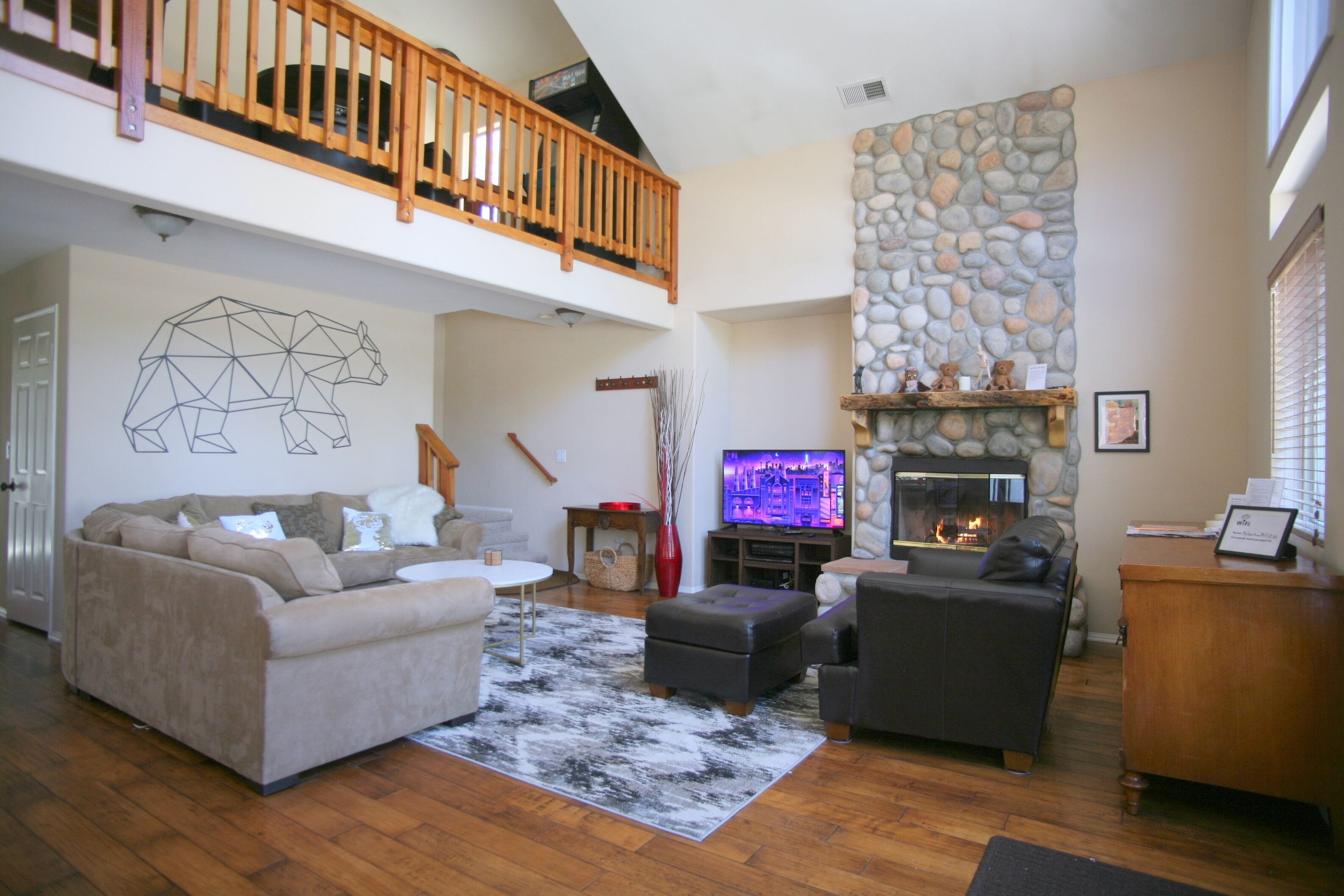 Logchalet/walk2lake&village/close2slopes/hottub/gameroom/arcade/bbq/ac/office/ev - Big Bear Lake, CA