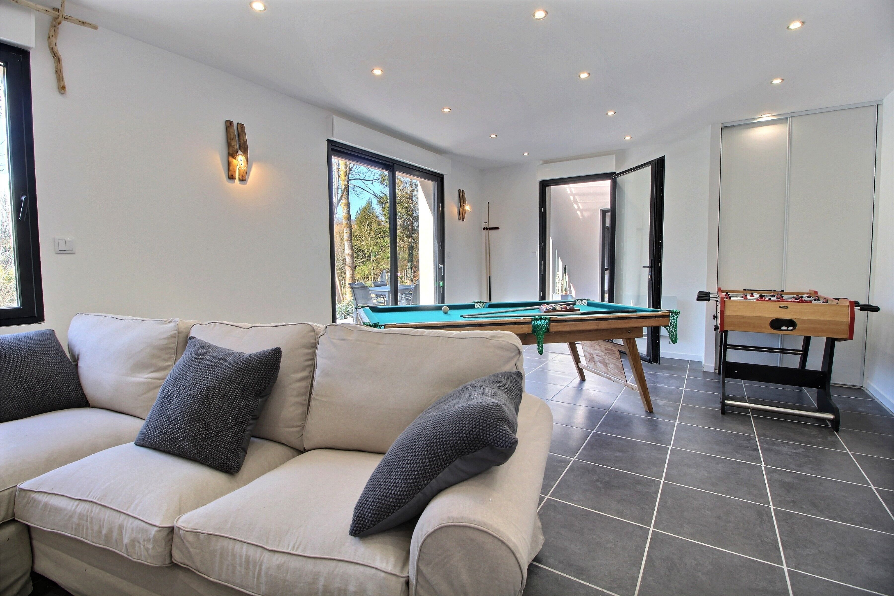 Magnificent Architect-designed House With Heated Indoor Swimming Pool - Beach Within Walking Distance - Erquy