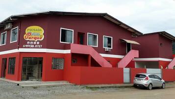 Fachada da propriedade