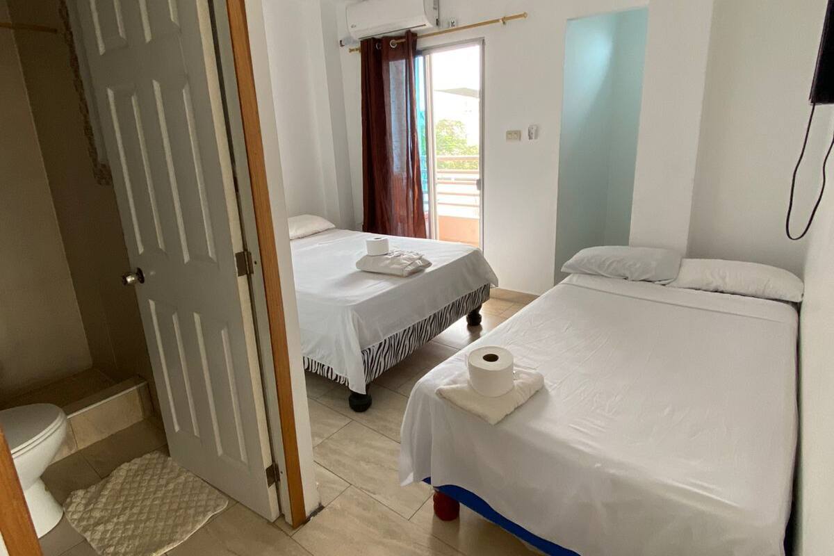 Quarto Duplo Standard para 1 Pessoa, várias camas, não fumadores, vista para a praia | Roupa hipoalergénica, secretária 