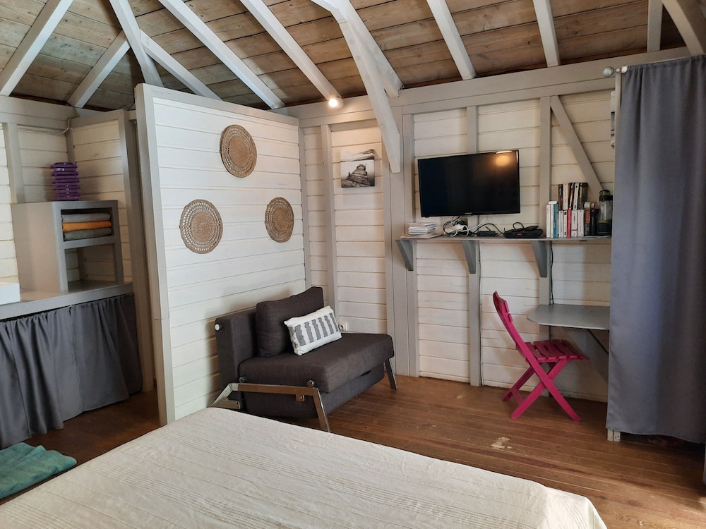Charming Wooden Bungalow, 100m From The Beach, Private Pool - Martinique