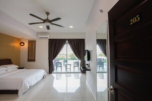 Family Suite | Escrivaninha, ferros/tábuas de passar roupa, Wi-Fi de cortesia