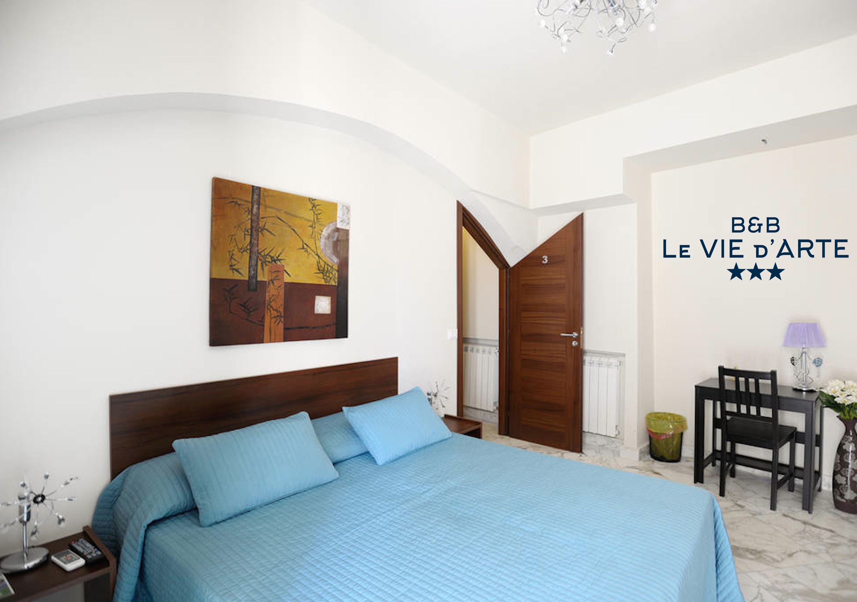 Quarto casal empresarial, sacada | Escrivaninha, cortinas blackout, quartos à prova de som