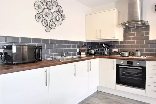 Apartamento, 1 quarto | Cozinha privada | Um frigorífico, um micro-ondas, um forno, uma placa de cozinha
