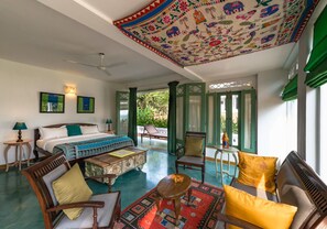 Bungalow, 1 cama de casal, não fumadores | 1 quarto, roupa de alta qualidade, edredões de penas, cofre no quarto 