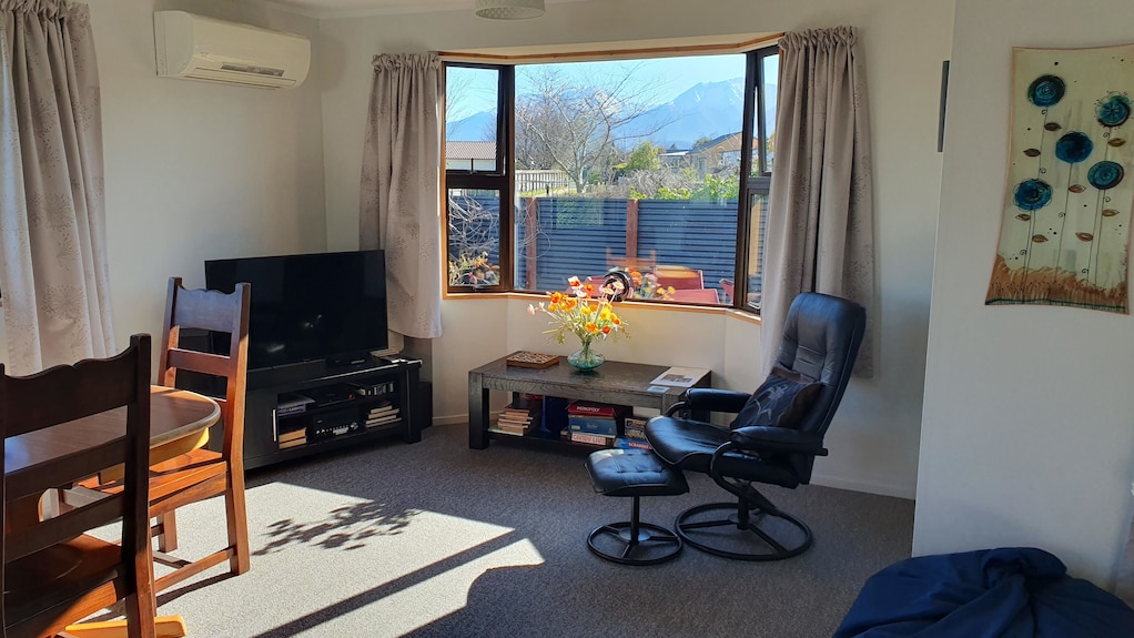 Sundaze Rise - A Kiwi Slice Of Heaven - 테아나우