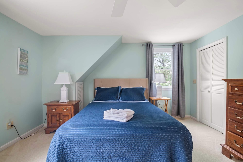 Game Room Walk To Nantucket Sound! - Cape Cod