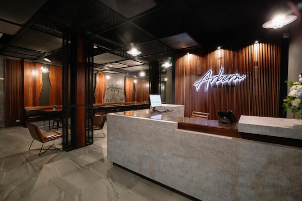 The Arbern Hostel X Bistro - Phuket