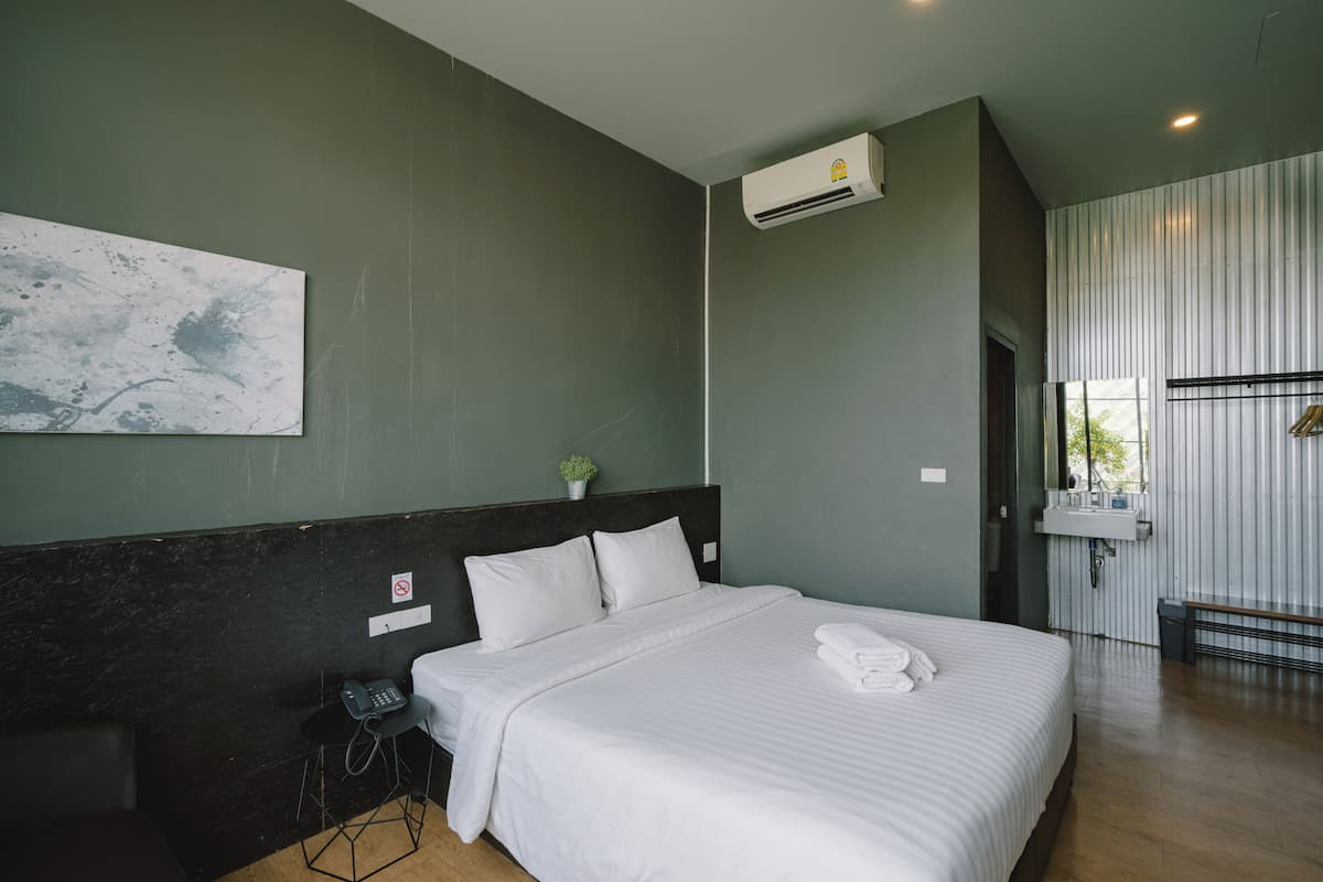 Suite-Estúdio Deluxe, 1 quarto, não fumadores | Secretária, cortinas/cortinados opacos, Wi-fi grátis