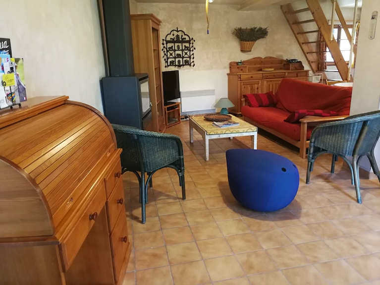 Petit Mas Provençale En Pierre Du Pays En Pleine Nature. - Sault