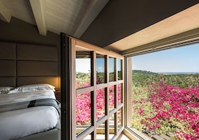 Quarto casal superior, vista para o jardim | 1 quarto, roupas de cama premium, edredons de pluma