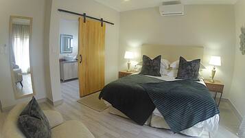 Chalé executivo, varanda, vista para o parque | 2 quartos, roupas de cama premium, cofres nos quartos