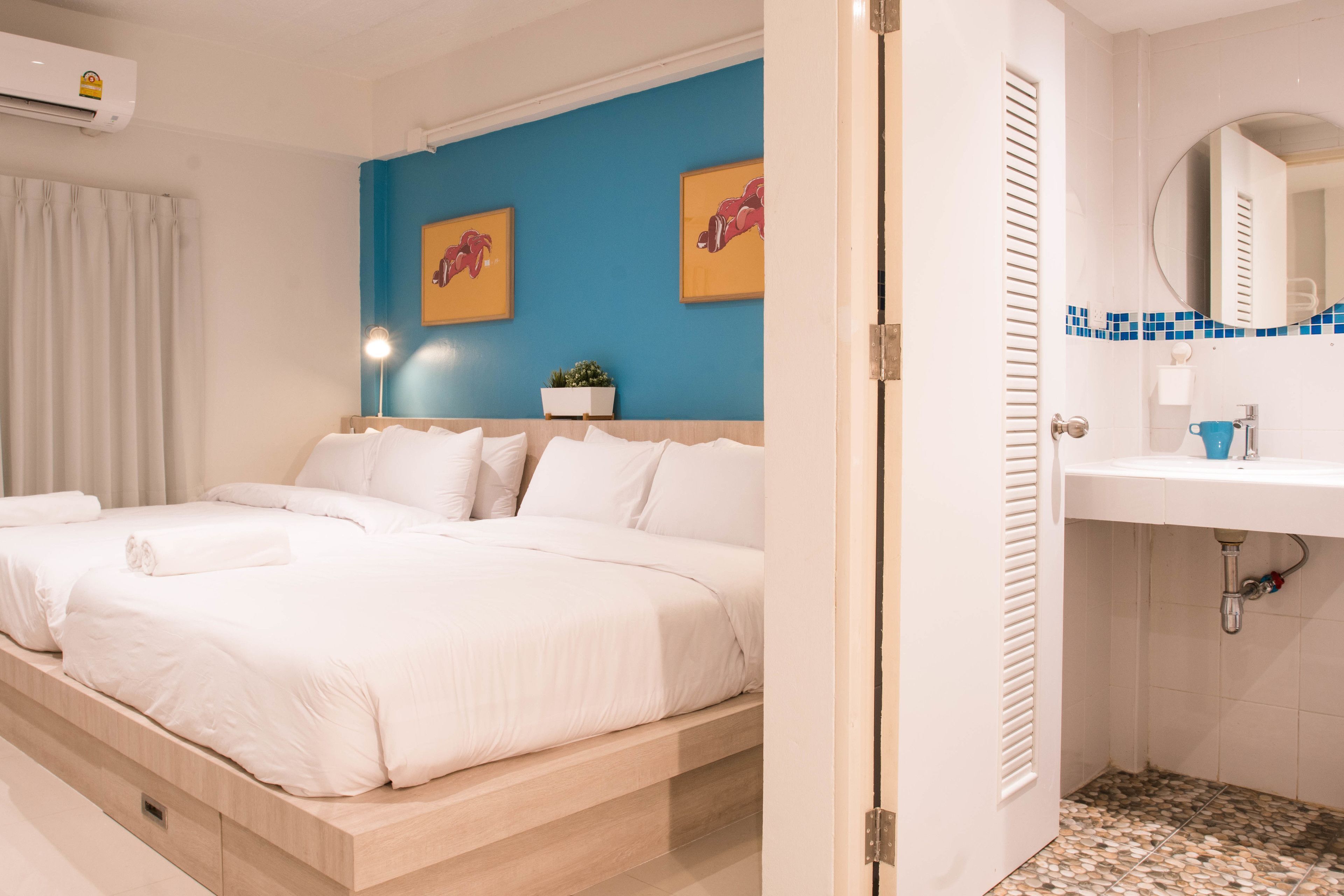 Secretária, Wi-fi grátis, roupa de cama fornecida 