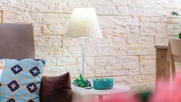 Smart TV de 32 polegadas com canais digitais, filmes pagos
