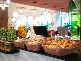 Café da manhã com buffet grátis