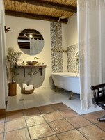 Suite Superior | Roupa de alta qualidade, edredões de penas, Wi-fi grátis 
